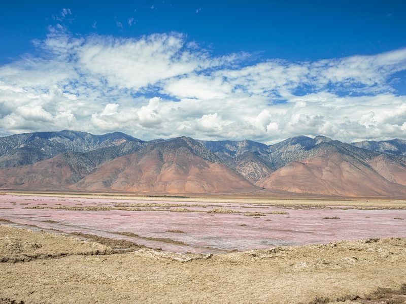 California Salt Surface Mountain Range - HDRi Maps and Backplates