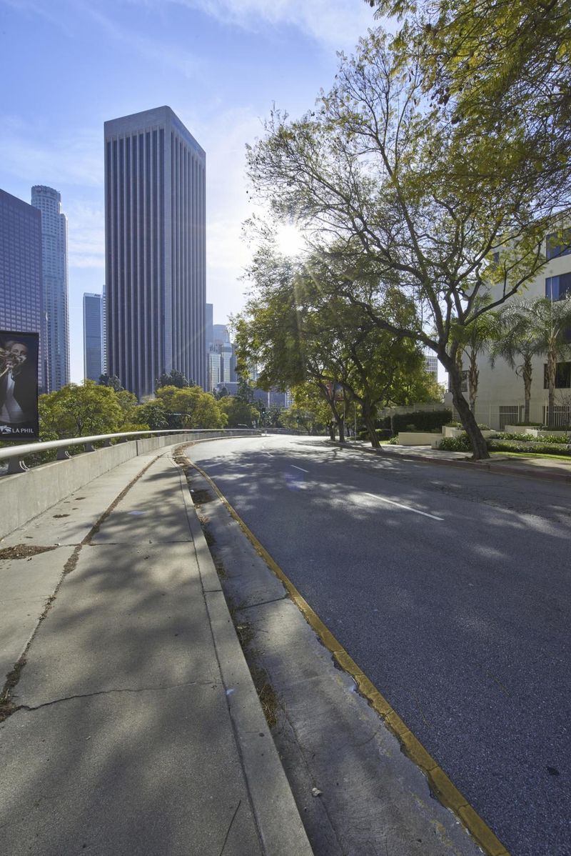 California Sunshine in the Urban Metropolitan HDRi Maps and Backplates