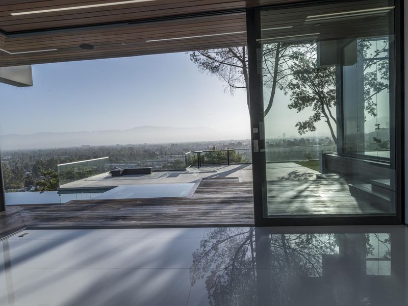 A Villa in California: Overlooking a Beautiful Garden View HDRi Maps ...