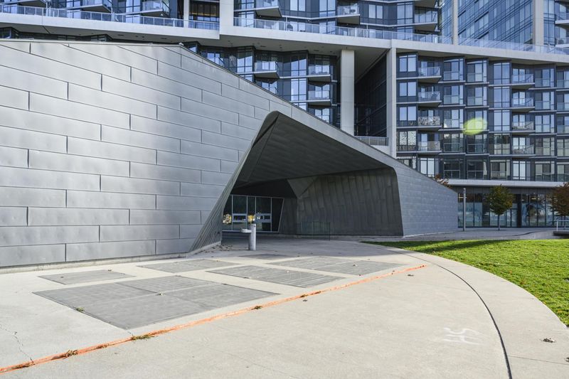 Canada Concrete Building Architecture: A Blend of Tradition and ...