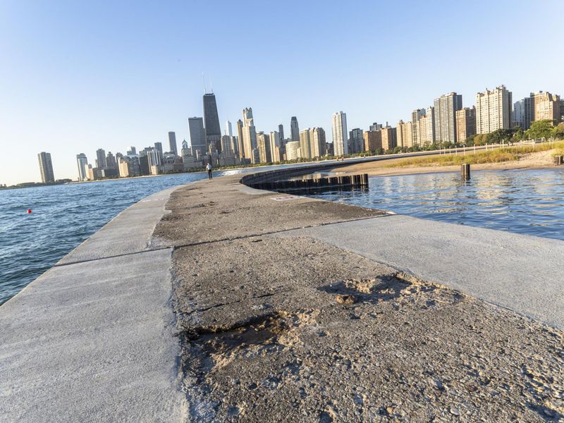 Chicago Cityscape: River and Skyline View HDRi Maps and Backplates