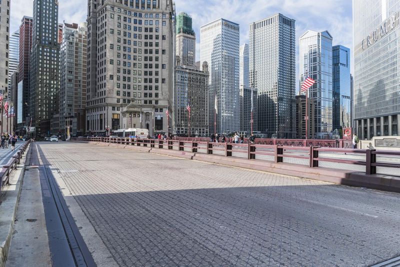 Chicago Daytime Walkway Architecture HDRi Maps and Backplates