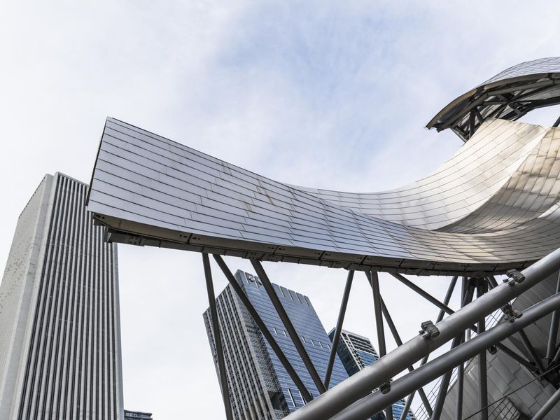 Chicago's Urban Skyline: A Blend of Open Space and Modern Architecture ...