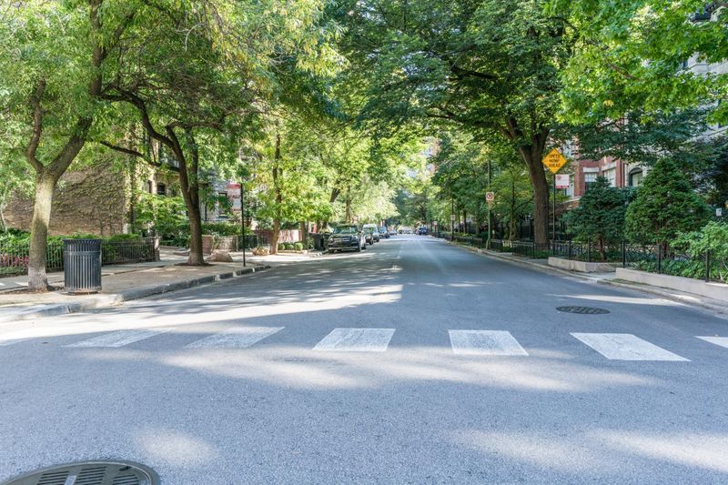 Chicago USA Residential Asphalt Road HDRi Maps and Backplates