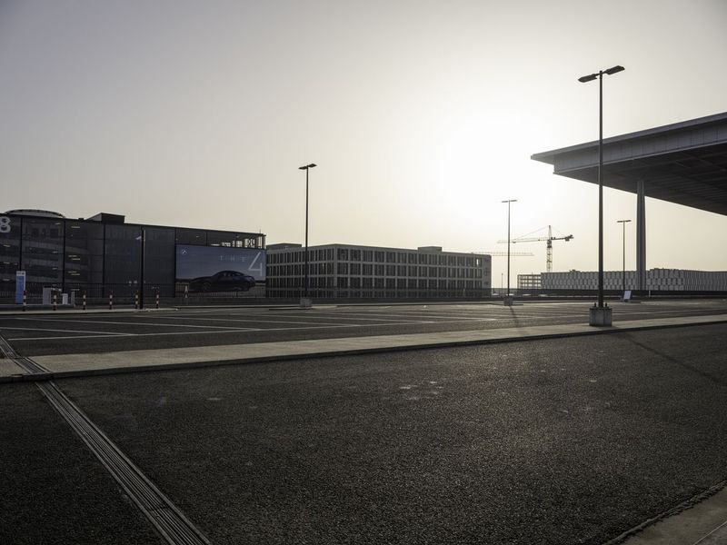 City Building at Dawn: A Stunning Horizon HDRi Maps and Backplates