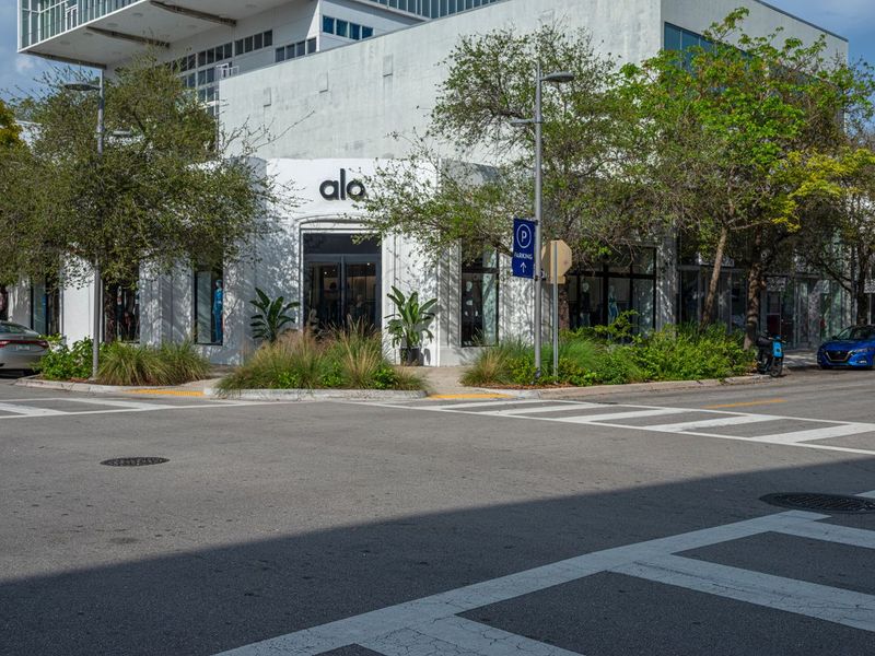 City Life in Open Space, Miami, USA HDRi Maps and Backplates