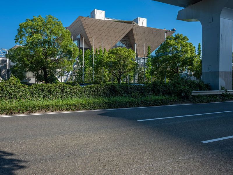 City Life in Tokyo: Urban Design and Asphalt Roads HDRi Maps and Backplates