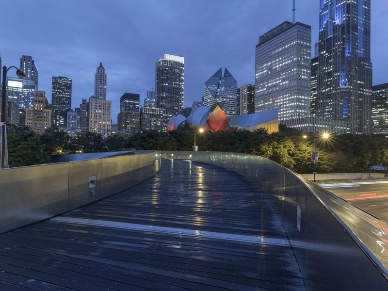 Cityscape of Chicago: A Thriving Metropolitian Area with Majestic ...