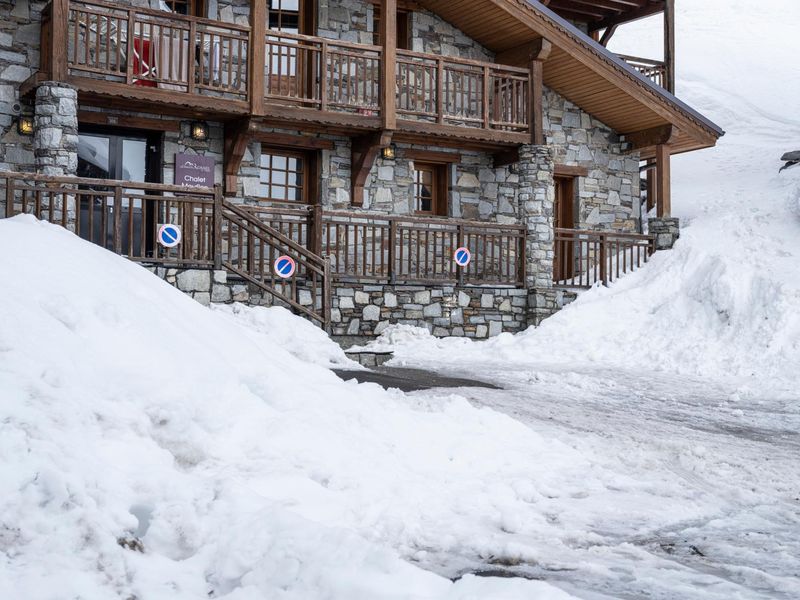 Classic Alpine Home in the French Alps - HDRi Maps and Backplates