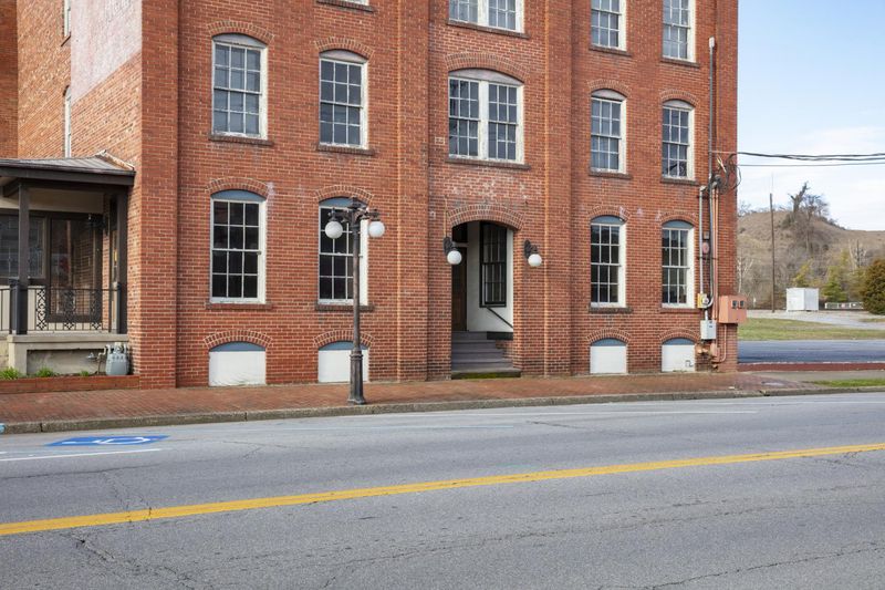 Classic Architecture Building in Kingsport, Tennessee HDRi Maps and ...