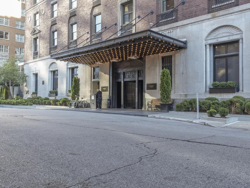 Classic Architecture in Chicago's Residential Area - HDRi Maps and ...