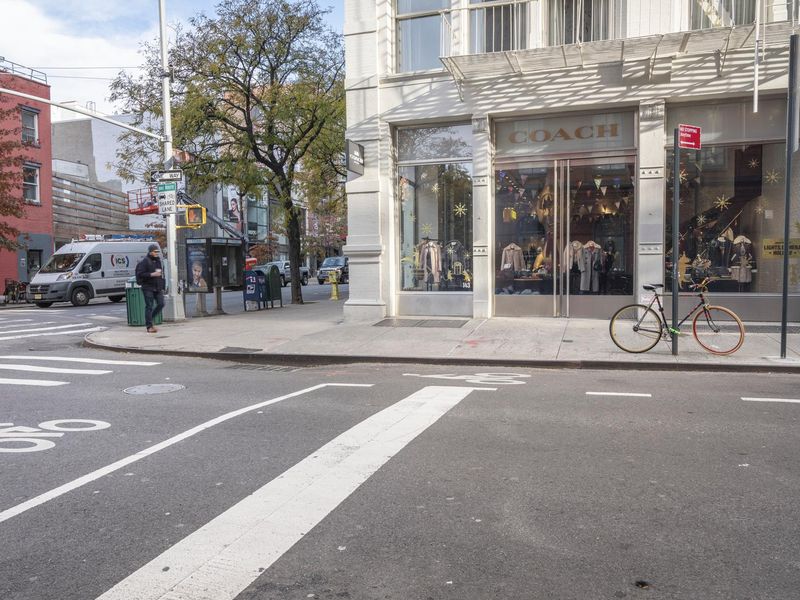 Classic Architecture in Manhattan: A Stunning Storefront HDRi Maps and ...