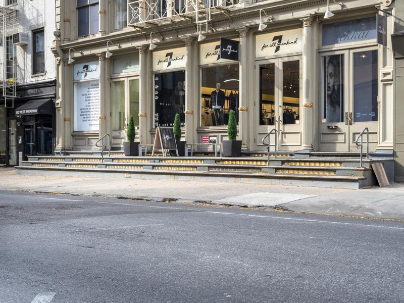 Classic Architecture in Manhattan: Exploring the Charming Storefronts ...