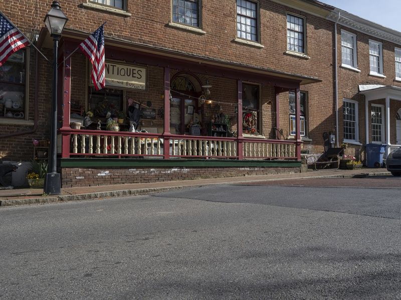 Classic Architecture in Tennessee City - HDRi Maps and Backplates
