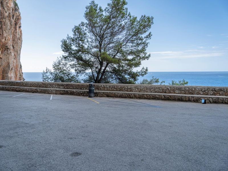 Clear Sky Ocean View in Mallorca, Spain HDRi Maps and Backplates