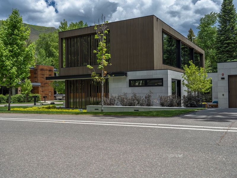 Colorado Aspen Trees in Residential Suburb HDRi Maps and Backplates