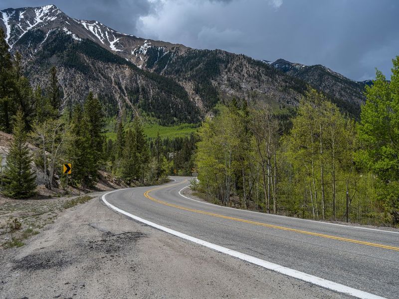 Colorado Asphalt Road: Mountain Landscape Views