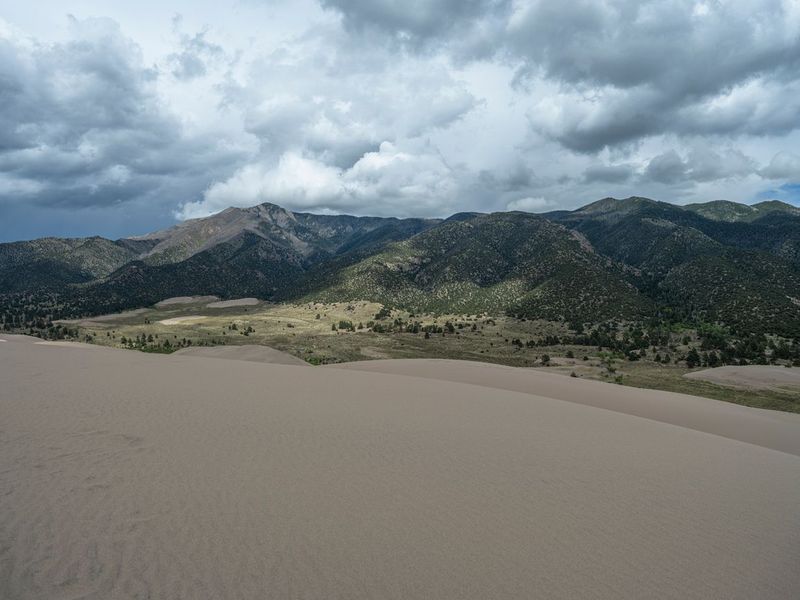 Colorado Desert Landscape: Dunes and Mountain HDRi Maps and Backplates