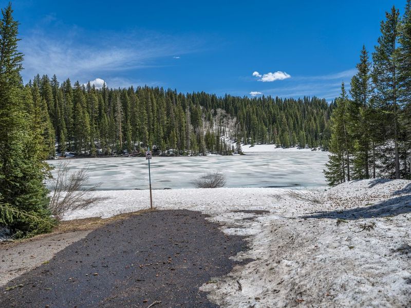 Colorado Landscape: Road and Snow Scene HDRi Maps and Backplates
