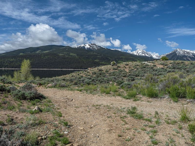 Colorado Landscape: A Tranquil Lake Surrounded by Mountains HDRi Maps ...