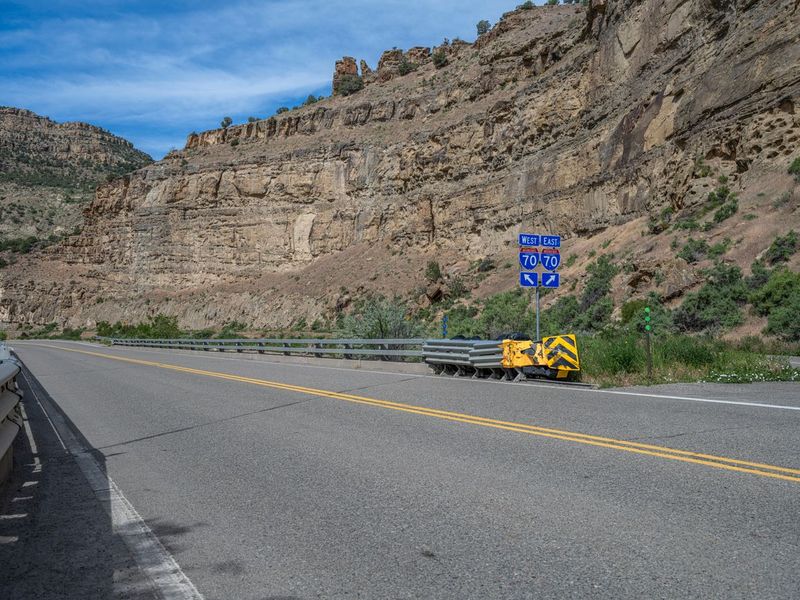 Colorado, USA Landscape: Asphalt Road - HDRi Maps and Backplates