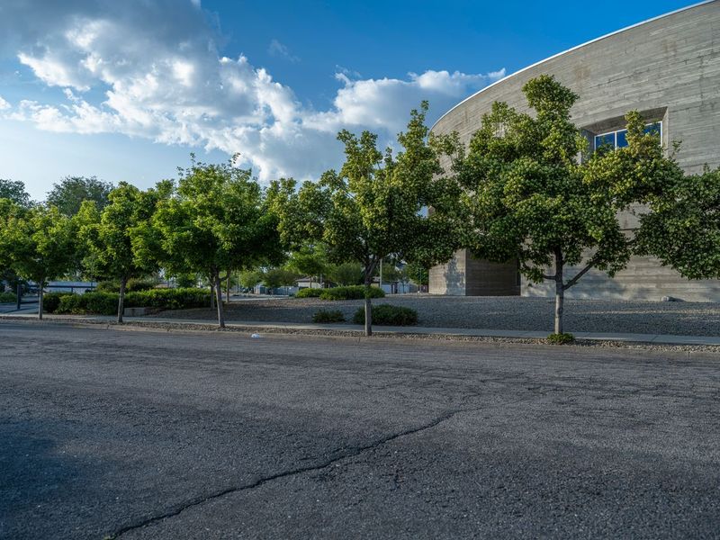 Concrete Wall: Urban Design in the USA HDRi Maps and Backplates