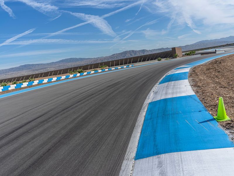 Curve Asphalt Road in the USA HDRi Maps and Backplates