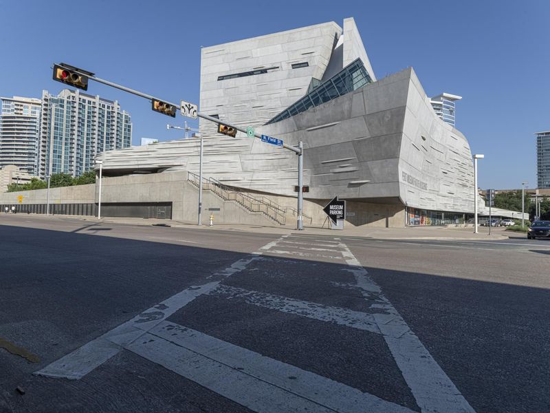 Dallas's Urban Design: Open Space and Clear Sky HDRi Maps and Backplates