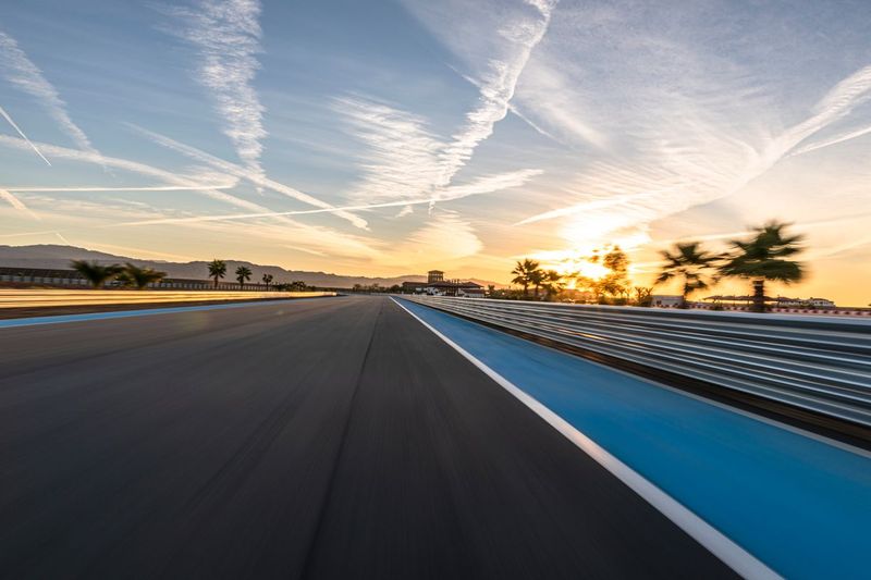 Dawn at the Race Track: Sunrise in the USA - HDRi Maps and Backplates