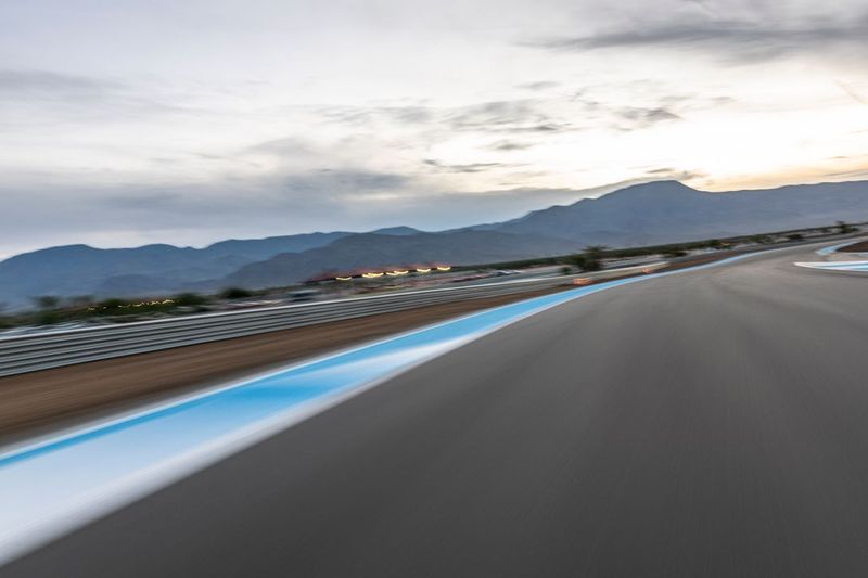 Dawn Road: Asphalt in the USA HDRi Maps and Backplates
