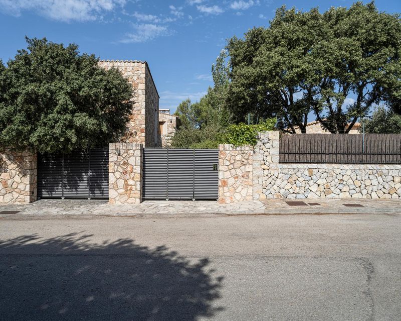Daytime European Profile Houses in Mallorca HDRi Maps and Backplates