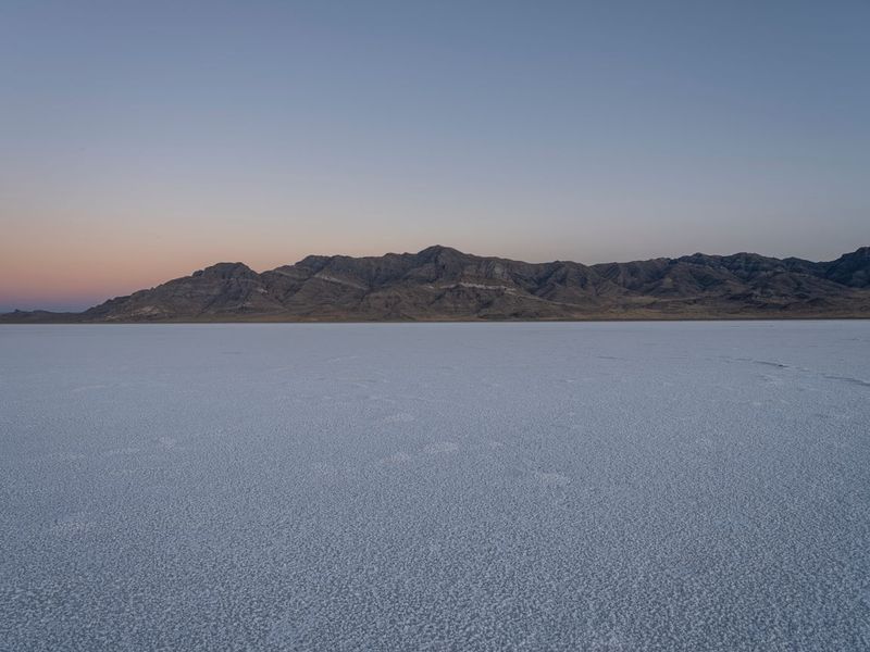 Dusk over Utah's Barren Plain Mountains HDRi Maps and Backplates