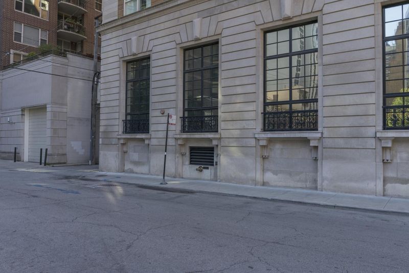 Empty Apartment Building in Chicago, Illinois HDRi Maps and Backplates