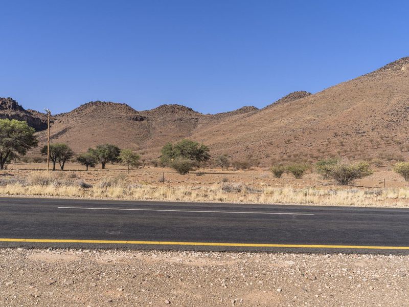 Empty Desert Landscape with Endless Road HDRi Maps and Backplates
