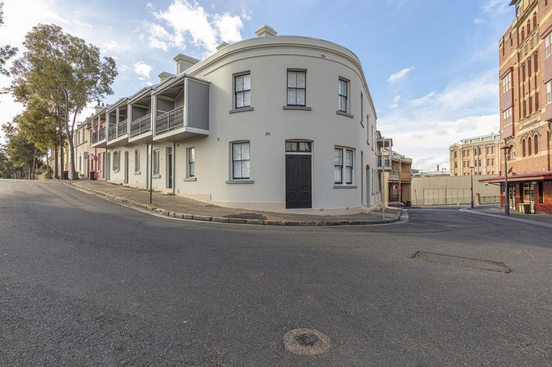 Empty Residential Property on City Corner HDRi Maps and Backplates