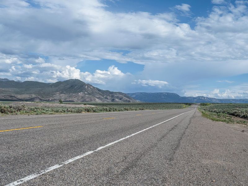 Endless Road in Utah, USA: Embraced by Mountains HDRi Maps and Backplates
