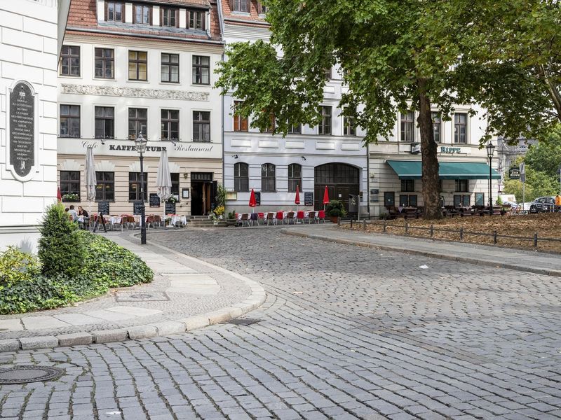 Exploring the Residential Area of Berlin: European Architecture HDRi ...
