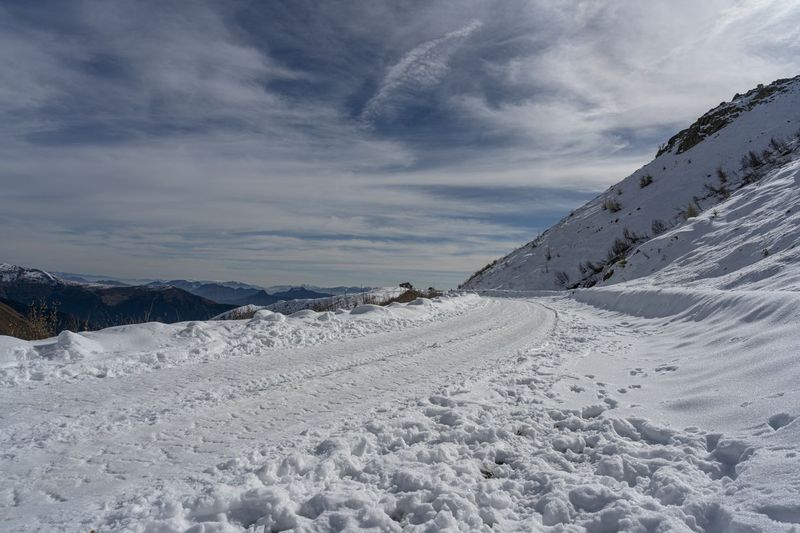 European Mountain Landscape: Snow Covered Slope - HDRi Maps and Backplates