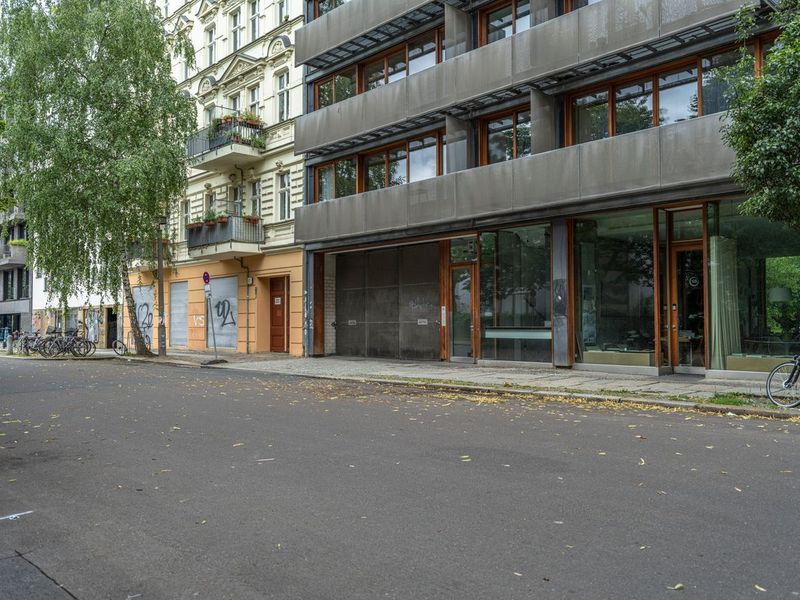 European Residential Roads: Classic Architecture and City Life HDRi ...