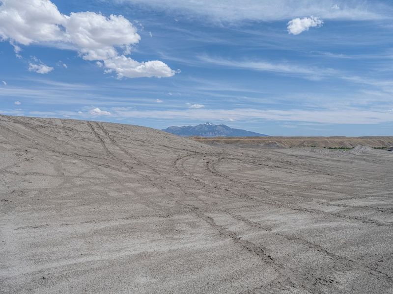 Factory Butte Off-Road Drive in Utah HDRi Maps and Backplates