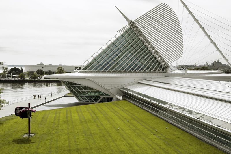 High-Rise Building in Milwaukee, Wisconsin HDRi Maps and Backplates