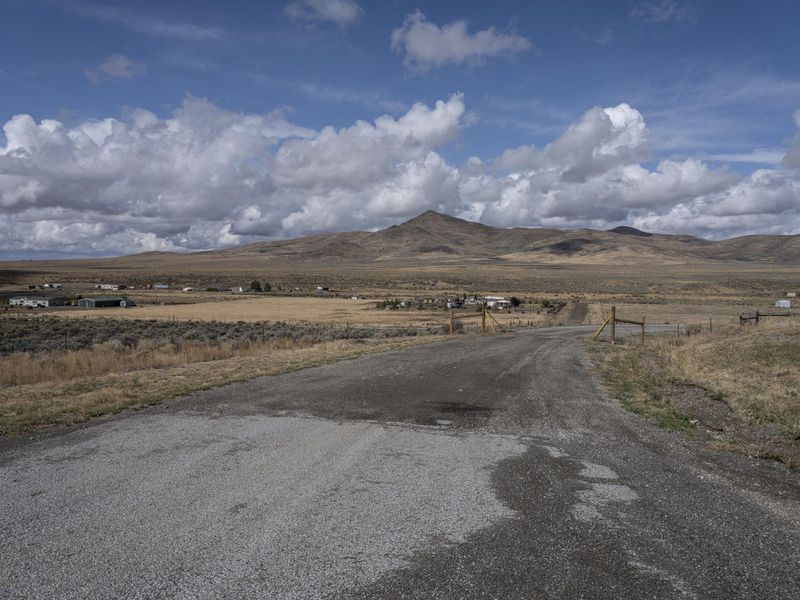 Highland Utah Empty Dirt Road Mountain Range HDRi Maps and Backplates