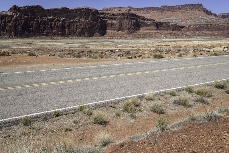 Hite Red Rocks: Exploring the Utah Desert HDRi Maps and Backplates