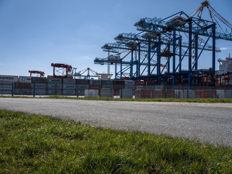 Industrial Dock in Bremerhafen, Germany - HDRi Maps and Backplates