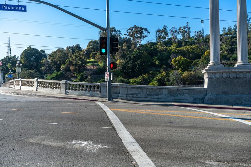 Los Angeles Bridge: Asphalt Road Overhead HDRi Maps and Backplates