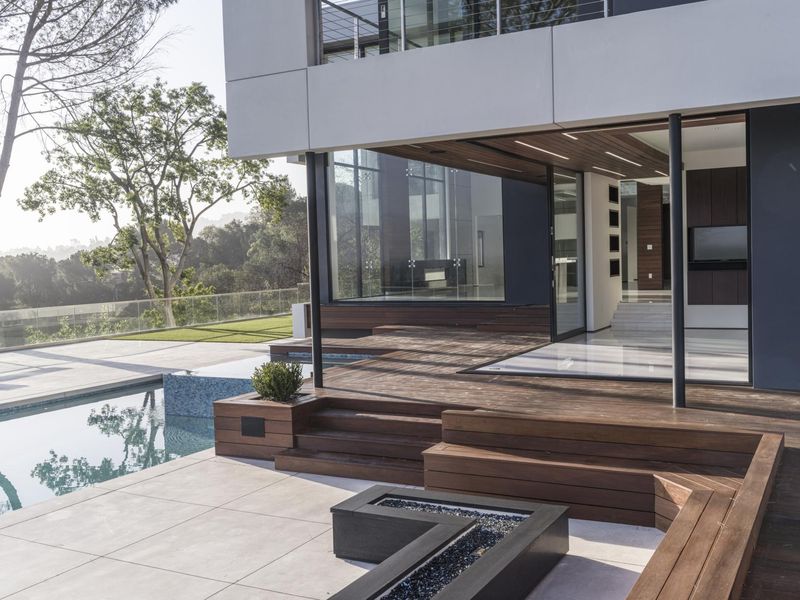 Los Angeles California Contemporary House HDRi Maps and Backplates