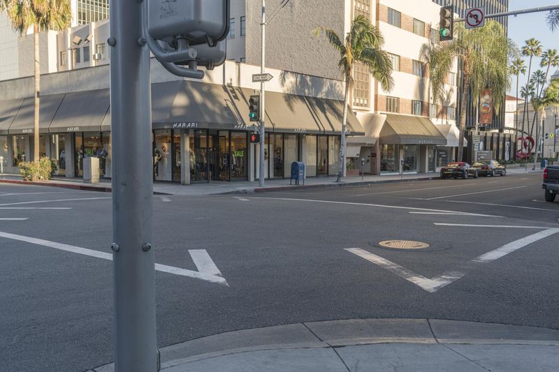 Los Angeles, California Town Intersection HDRi Maps and Backplates
