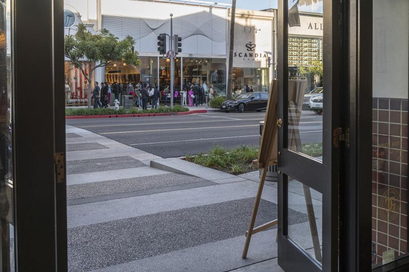 Los Angeles City Street: The Smooth Asphalt - HDRi Maps and Backplates