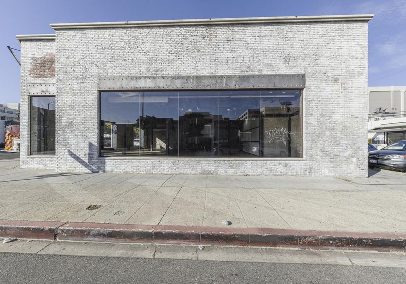 Los Angeles Classic Architecture Storefront HDRi Maps and Backplates