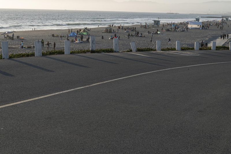 Los Angeles at Dawn: Beach, Sand, and Ocean HDRi Maps and Backplates